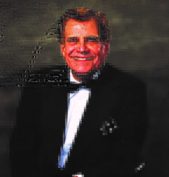 Roberto Ferrer Entertains Through Song With His Starlight Cabaret ...