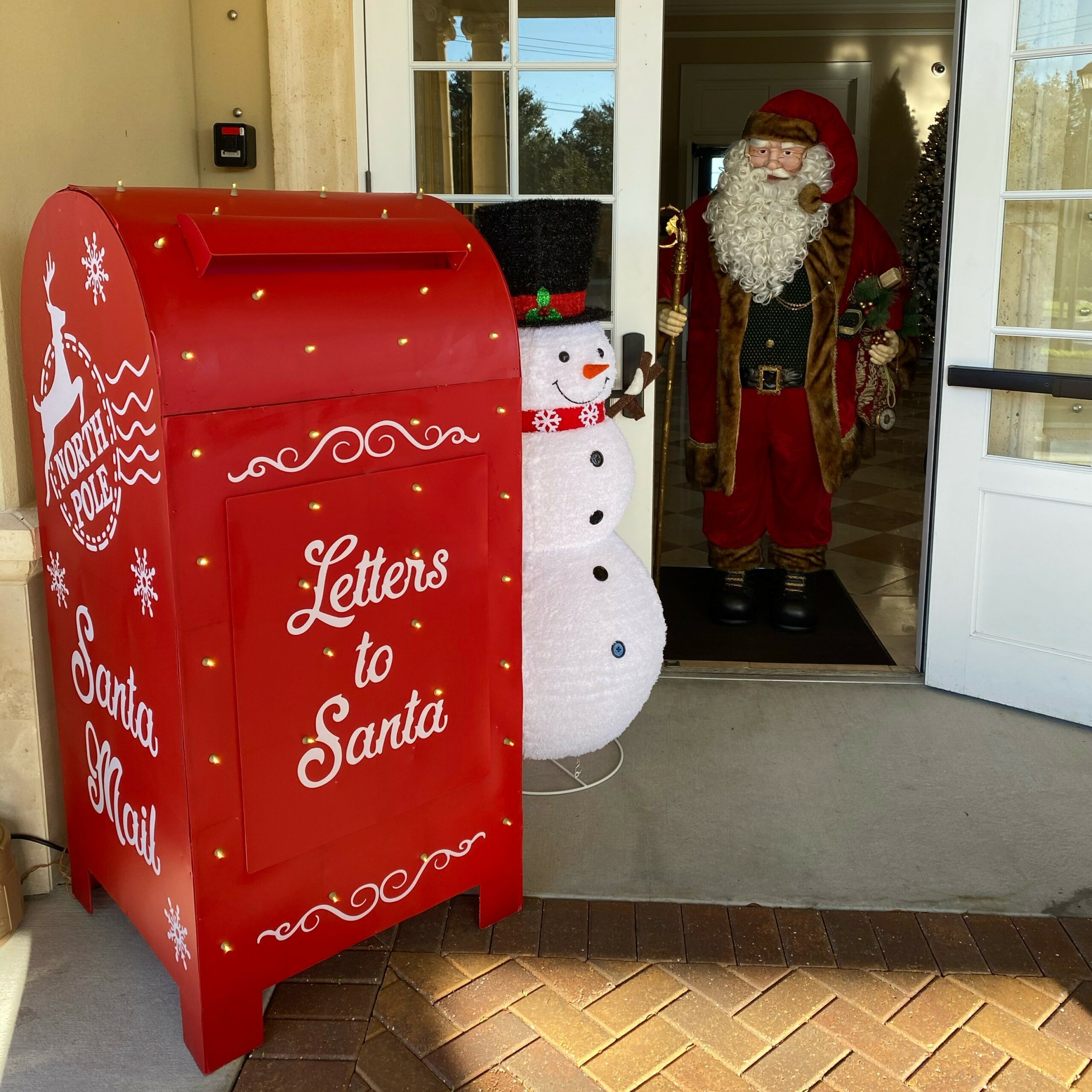 Drop Off Letters To Santa At His Special Outpost Located At The Regent ...